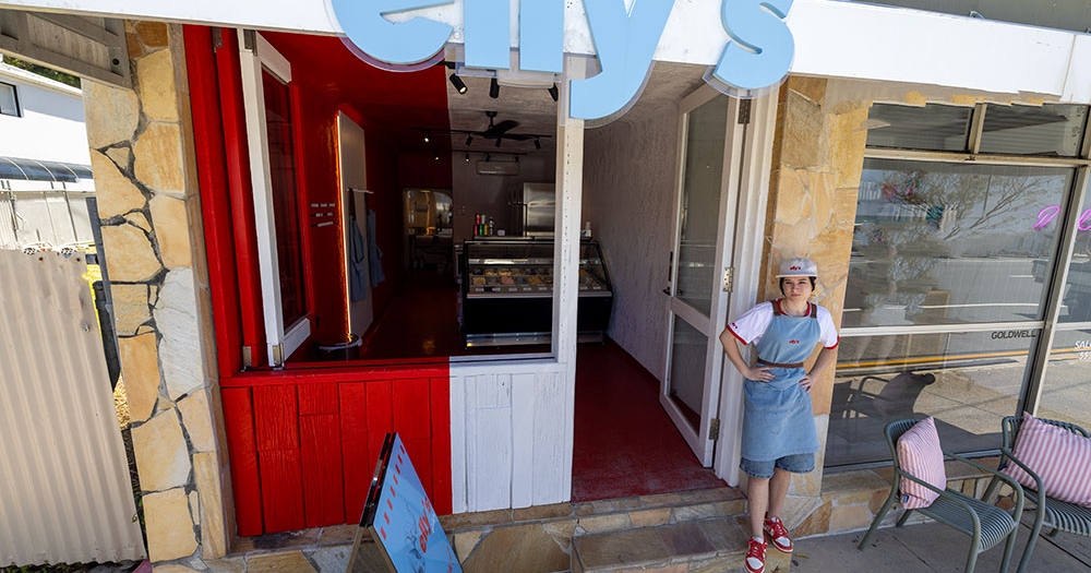 Lars Bar And Grill Nobby Beach | Must Do Gold Coast